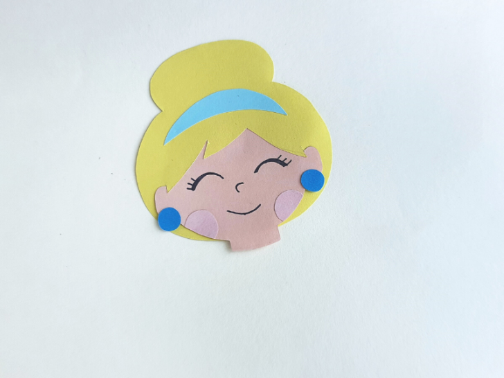 Adorable Cinderella Puppet Craft - Pixie Dusted Journeys